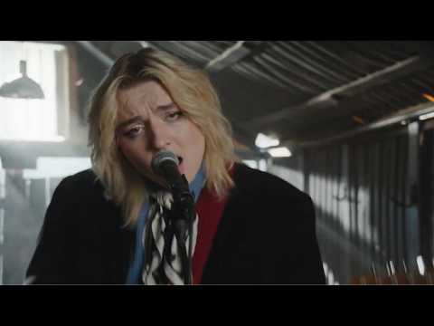 Vienna Vienna - Molly (Official Music Video)