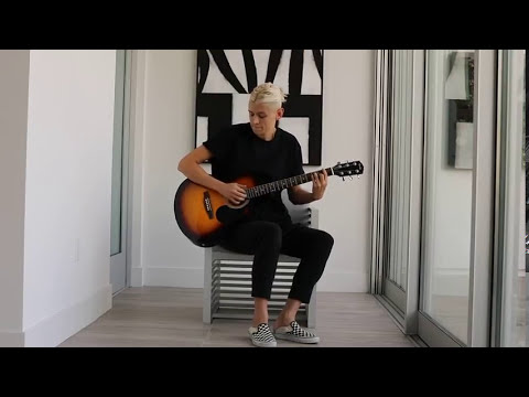 Hannah Cottrell - Alright (Live in Hollywood) - YouTube