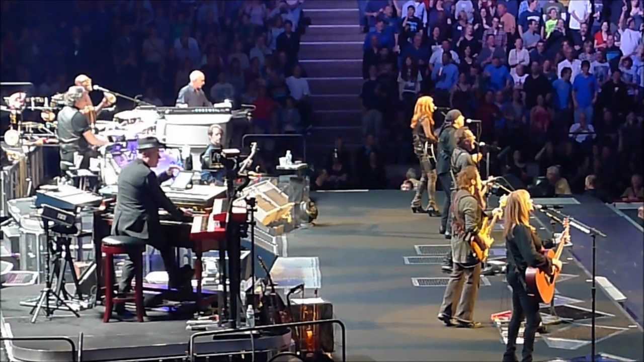 Bruce Springsteen and the E Street Band-Trapped - YouTube