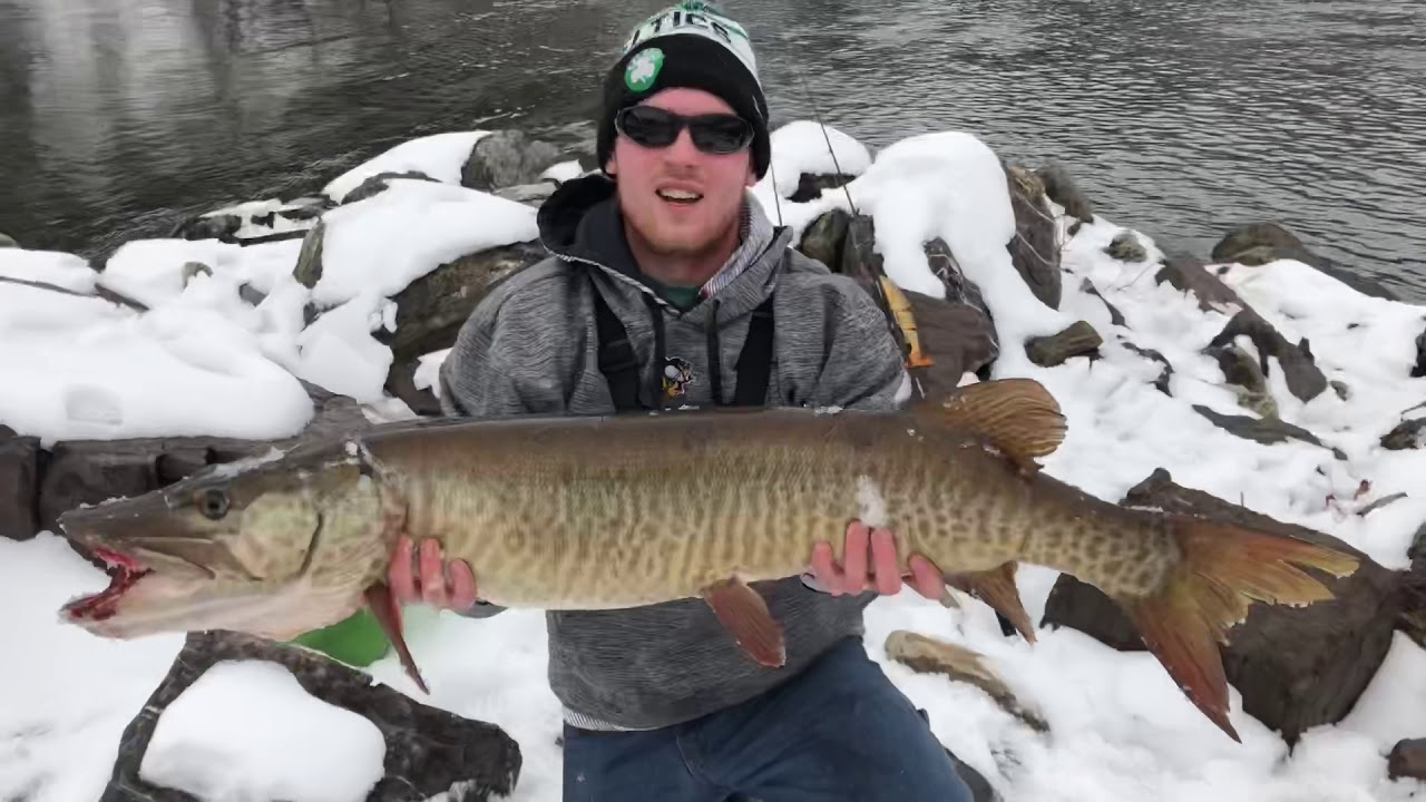 Catching a GIANT Musky (New PB!) - YouTube