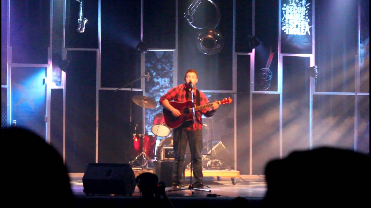 Secondaire en spectacle - Michael Charest - YouTube