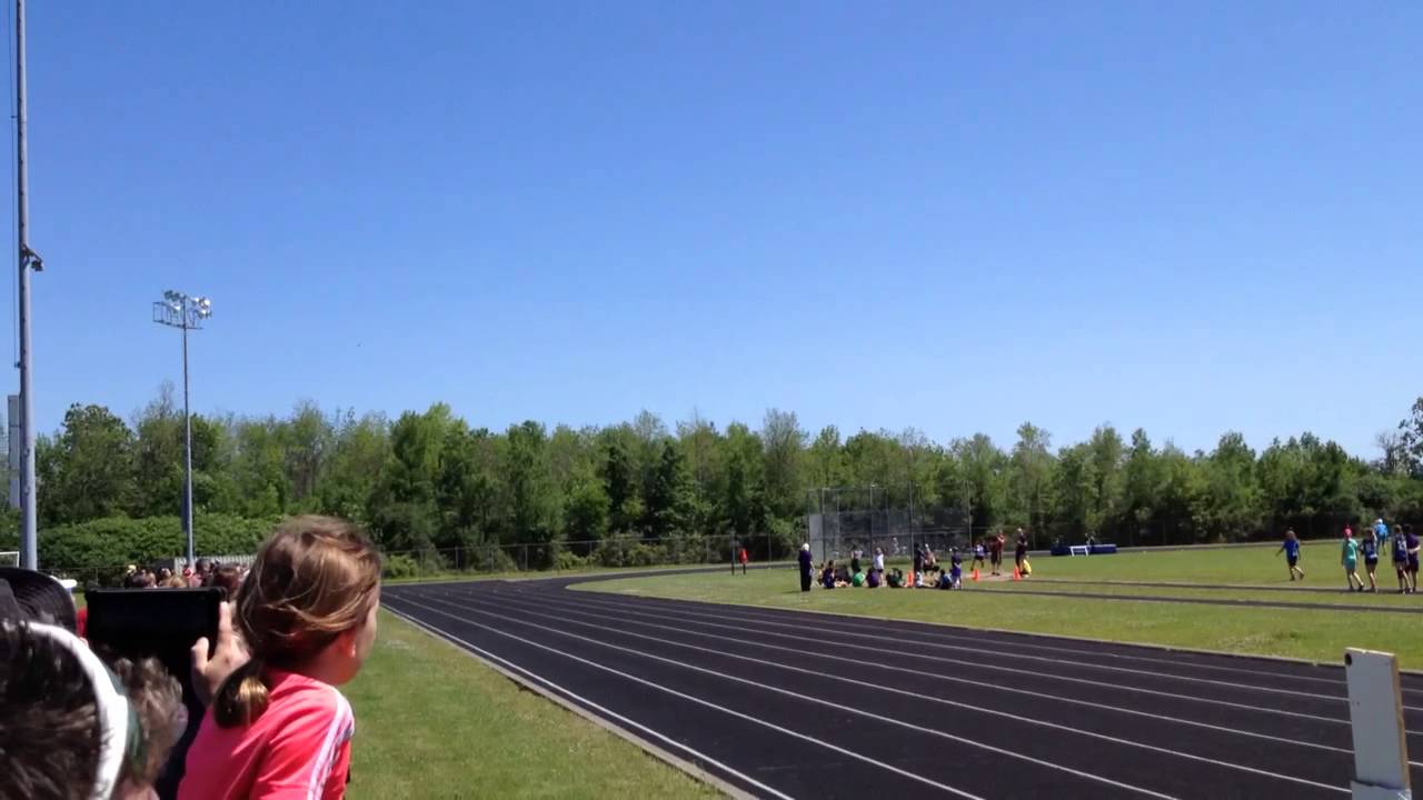 HWDSB Track Meet 2014 Gr 5 Boys 300m Run - YouTube