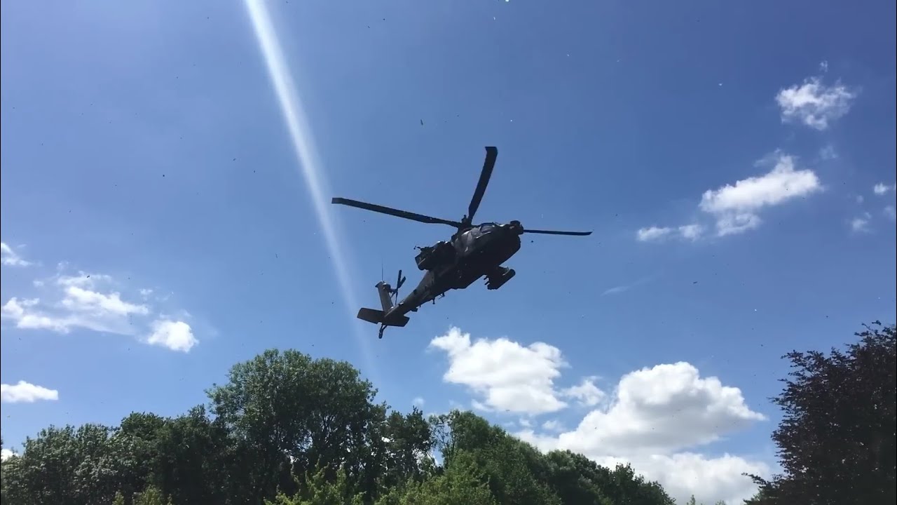 Apache AH-64 Flyby and Landing - YouTube
