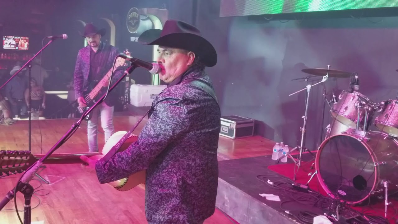 juan acuna otro mix un poco de el corrido de roberto ortiz - YouTube