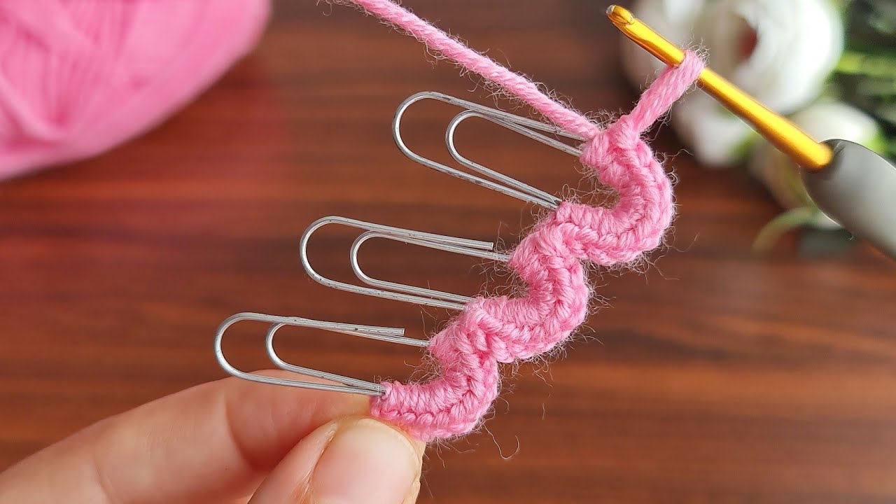Brilliant idea..!I made a great crochet accessory with paper clips ...