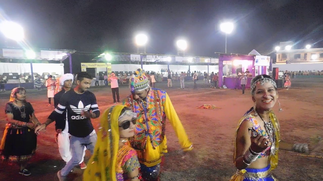 How to do Easy Dodhiya Garba Steps 2 Tali Besic Steps|| - YouTube