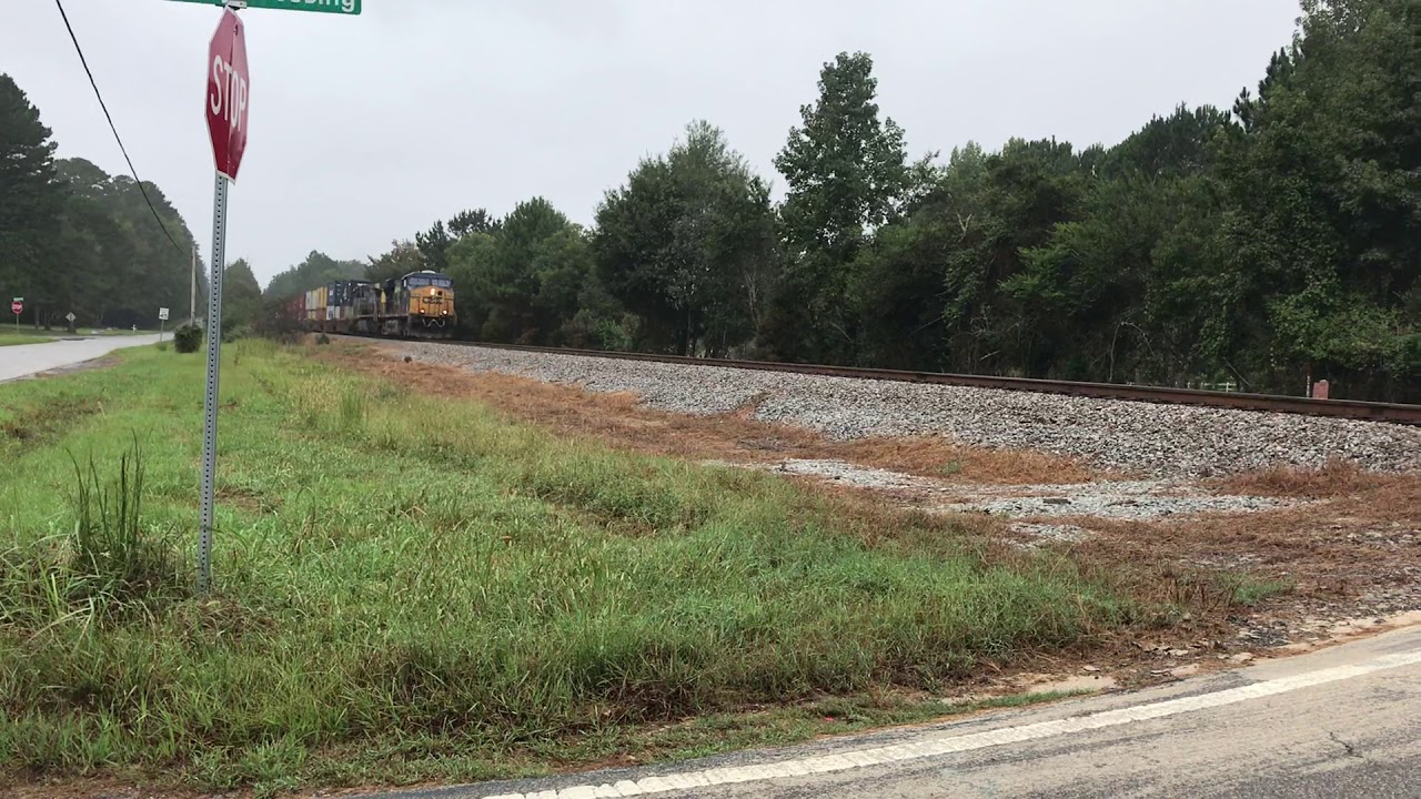 CSX 5262 and CSX 443 going through Madison, GA - YouTube