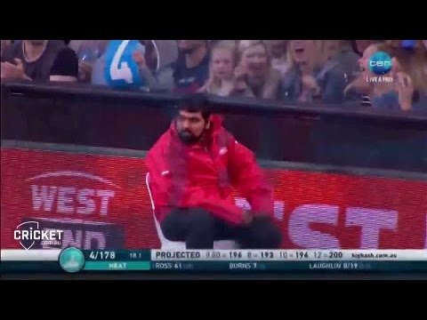 Security guard takes classic catch | KFC BBL|06