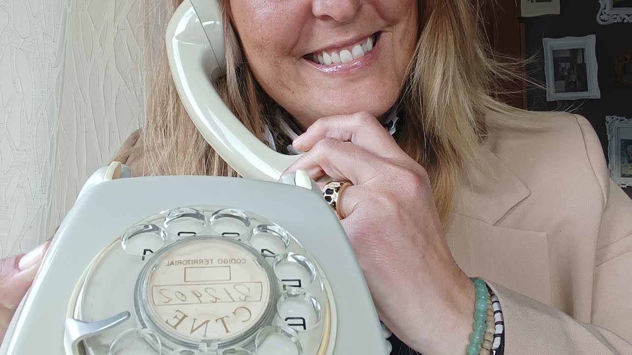 ☎️CÓMO SE USABAN LOS TELEFONOS DE DISCO LLAMANDO A LA NOSTALGIA - YouTube