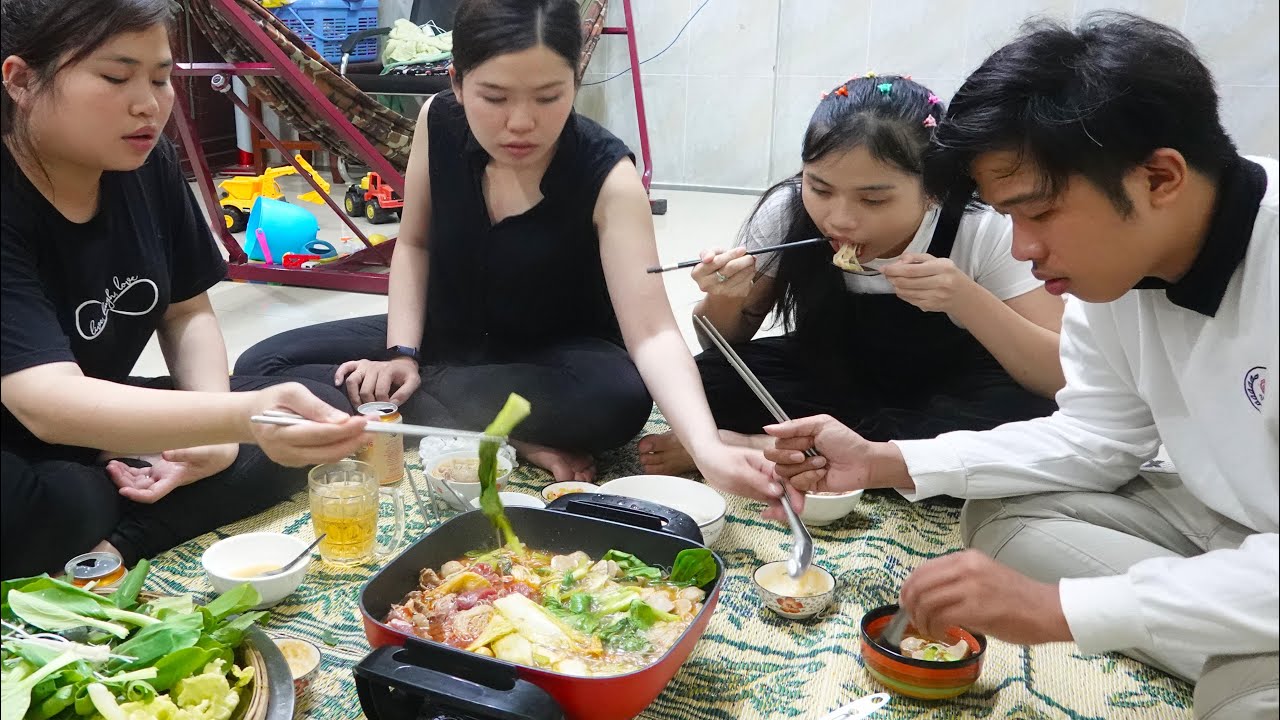 DELICIOUS Beef & Vegetable Soup, Eating Yummy Dinner - YouTube