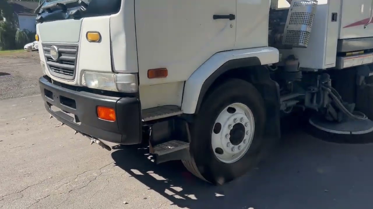 2008 UD 3300 For Sale - YouTube