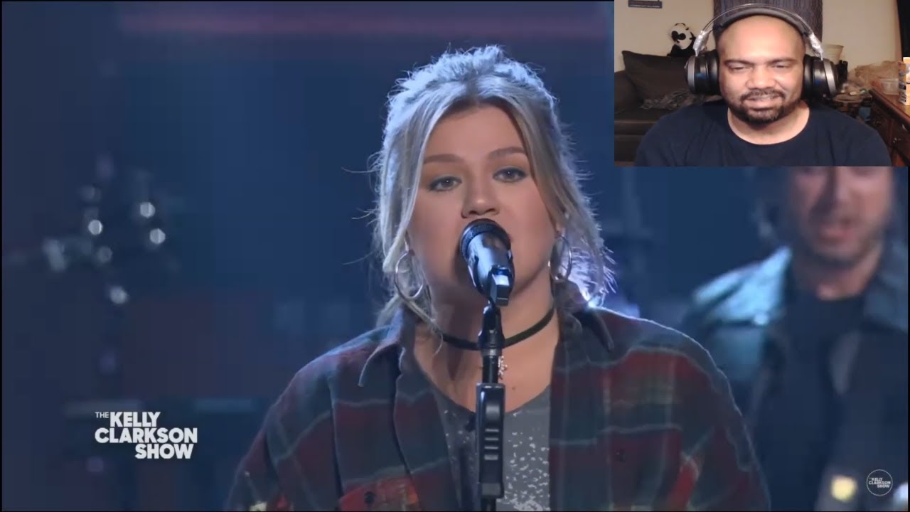 KELLY CLARKSON REACTION TO - Kelly Clarkson Covers 'All The Small Things' By Blink-182 ...