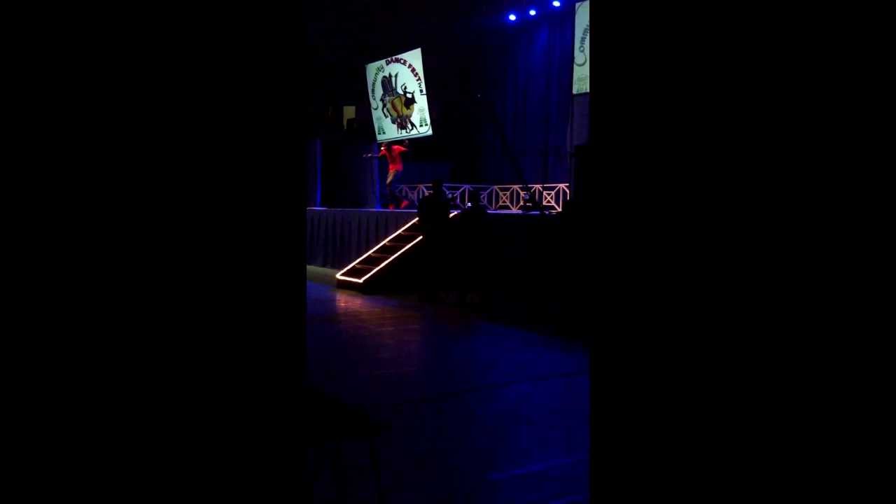 Barbados wacky wayne dance at fest 2012 - YouTube