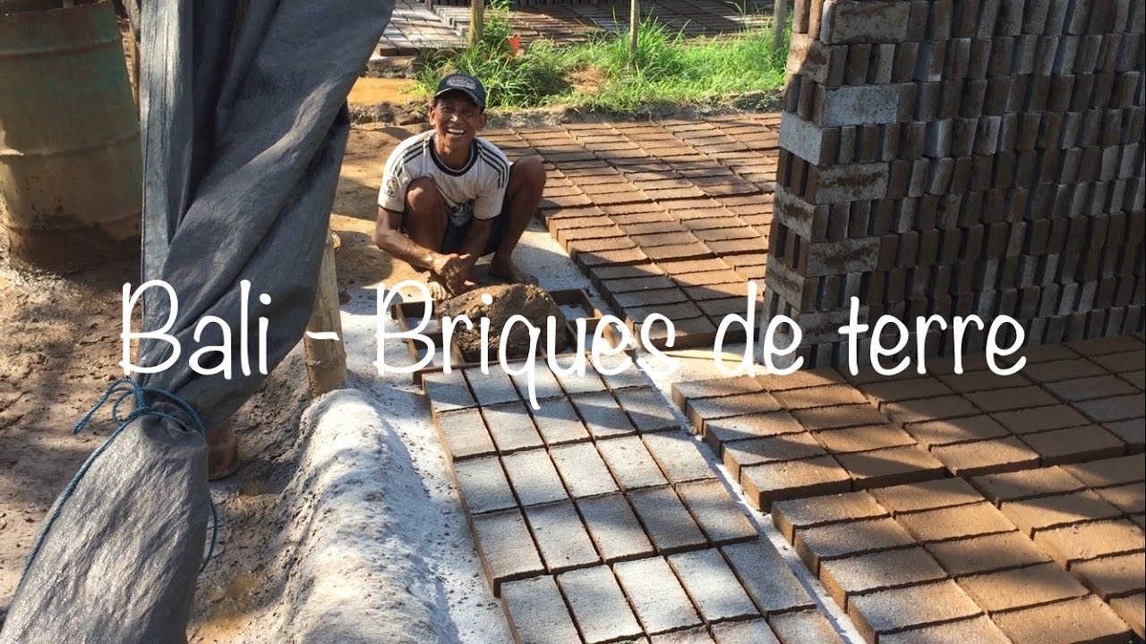 Bali - Briques de terre et fibre de coco - YouTube