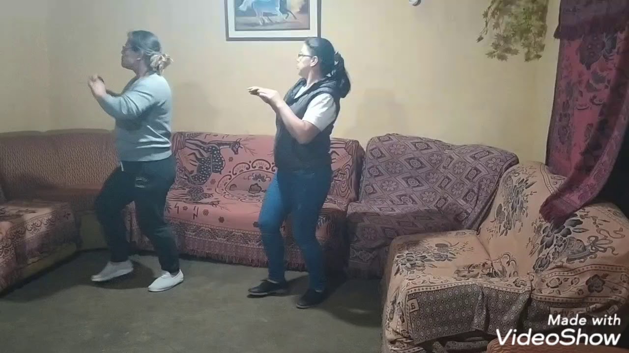 Aquí las coreografías de simetría y asimetría - YouTube