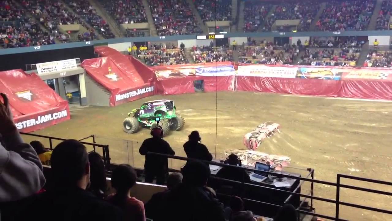 Grave Digger's freestyle run - YouTube