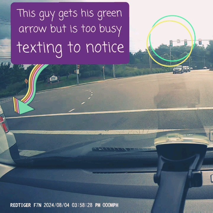 Sitting Through Your Green Arrow to Text - Idiots Caught on Dashcam ...