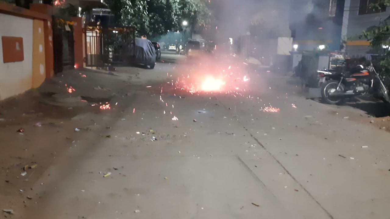 1000 wala ladi firecracker - YouTube