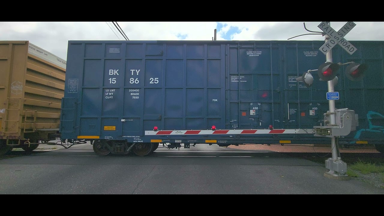 NS 5613 & NS 5296 (norfolk southern) Mechanicsburg, PA - YouTube