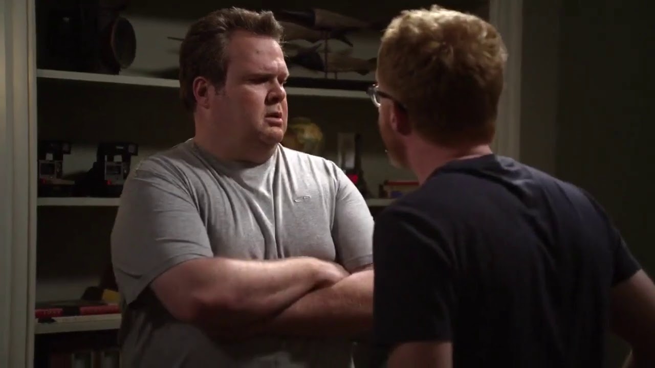 Modern Family 1x11 - Mitch and Cam tries to Ferberize Lily - YouTube