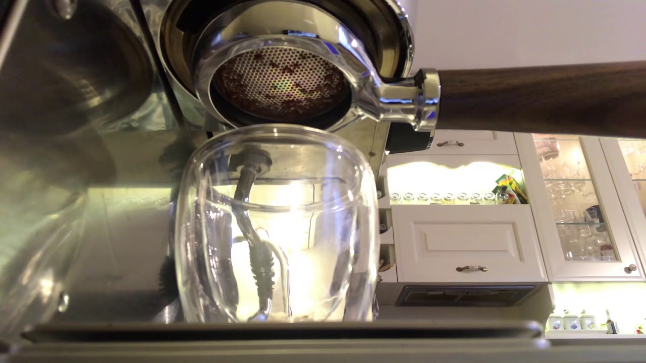 Yemen Mocha Matari bottomless shot - YouTube