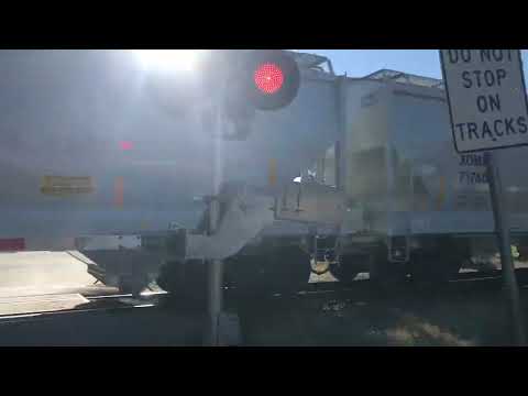UP 7650 Leads Manifest Magnolia,Tx - YouTube