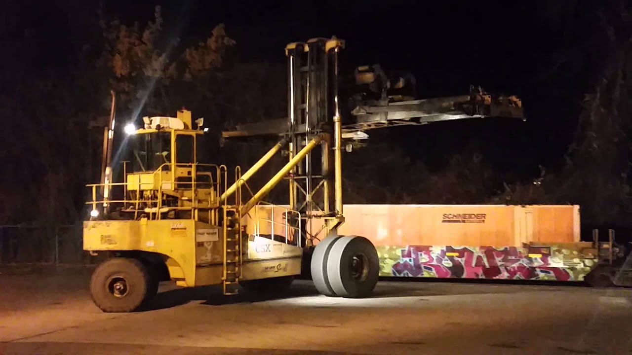 Container crane loading well cars - YouTube