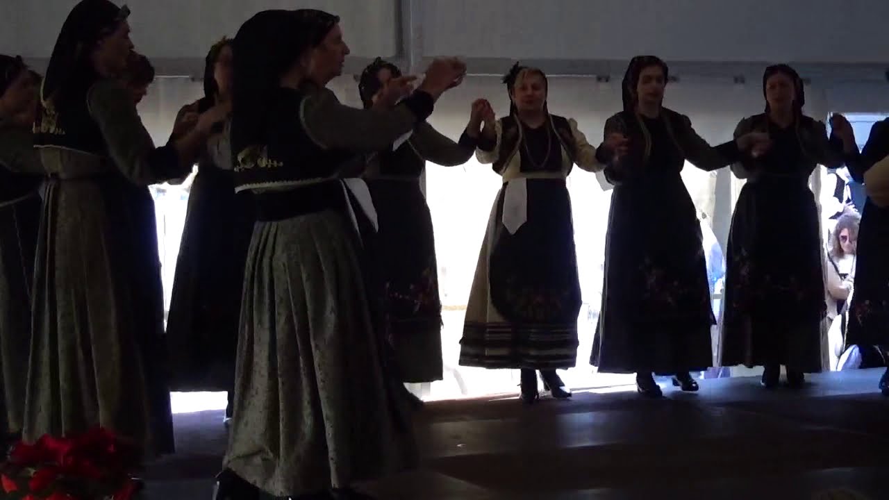 Ντόπιοι, Σπορά ,και Λουκουμάδες Χορευτικό Συλλόγου τα ΤΖΟΥΜΕΡΚΑ - YouTube