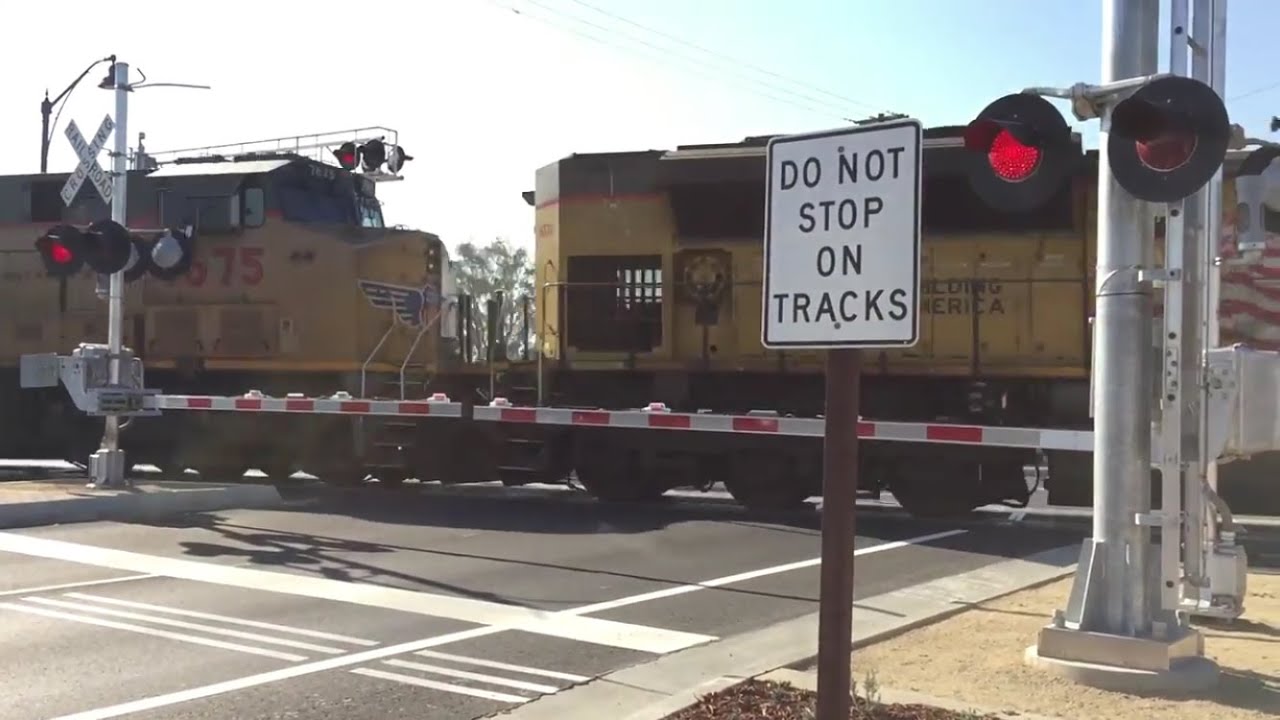 Union Pacific 8156 Intermodal Northbound, Florin Road Railroad Crossing ...