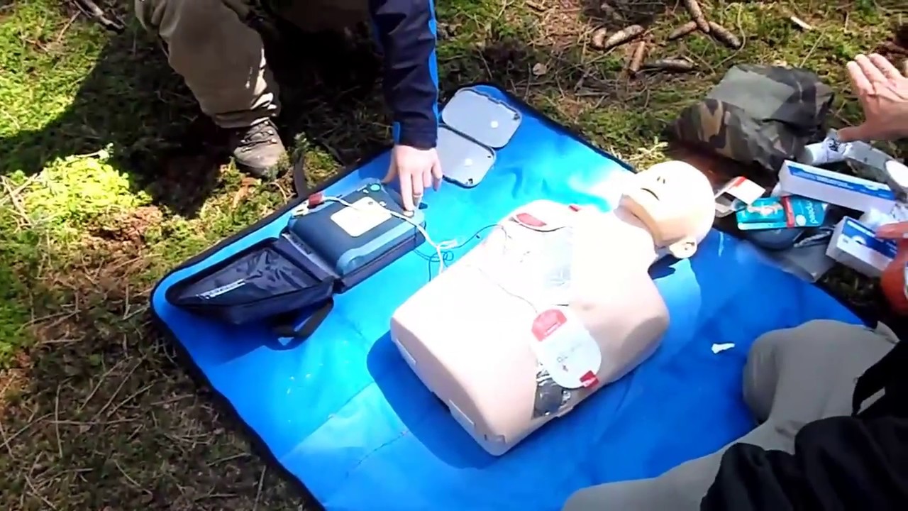 Outdoor & Bushcraft Survival First Aid Course - YouTube
