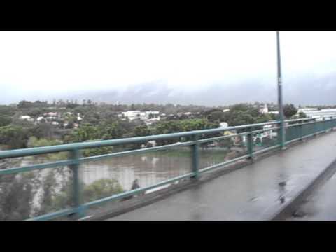 David Trumpy Bridge - flooding in Ipswich 11th January 2011 - YouTube