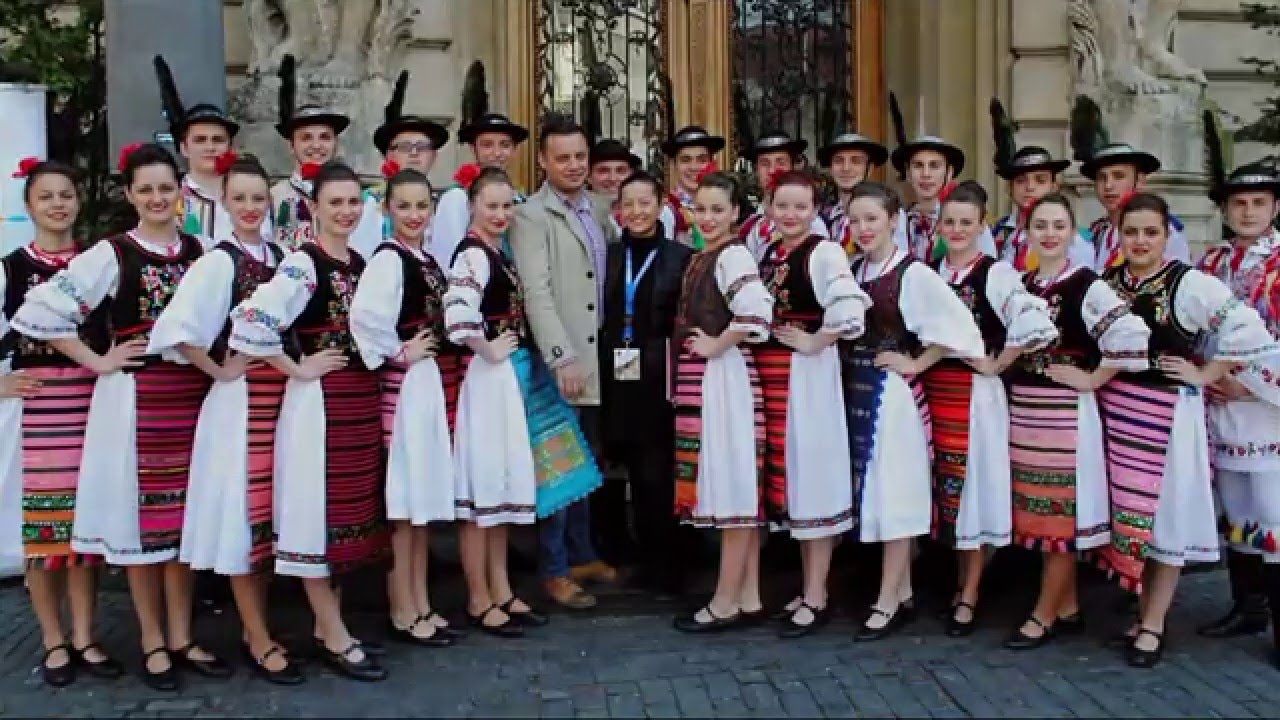 Folk group "Cununa Apusenilor" Video CLIP Romania - YouTube