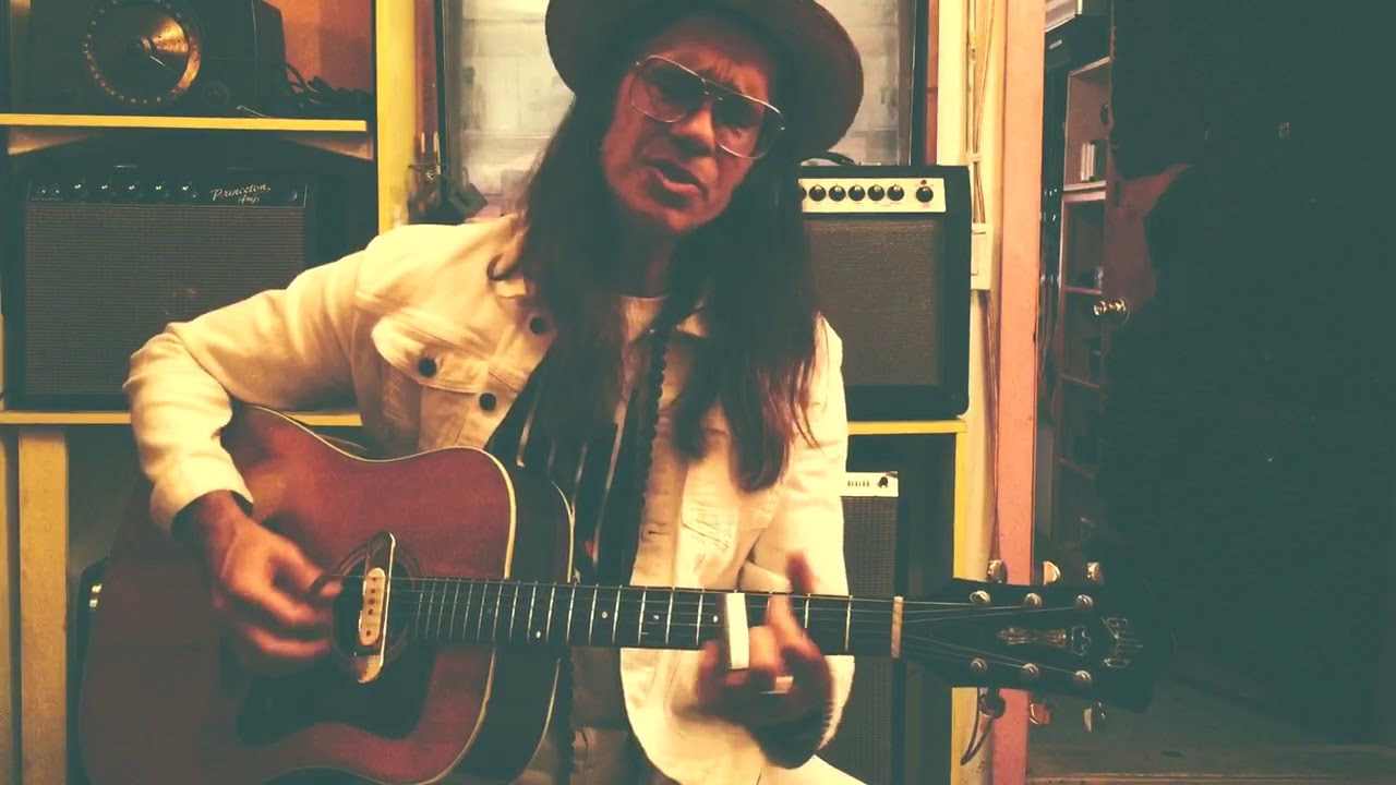 Strange Majik - Pull The Trigger - acoustic - YouTube