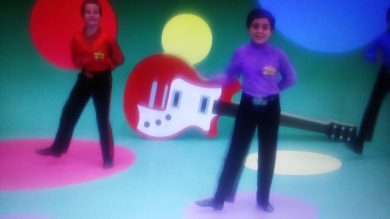 The little wiggles say the dance do the dance - YouTube