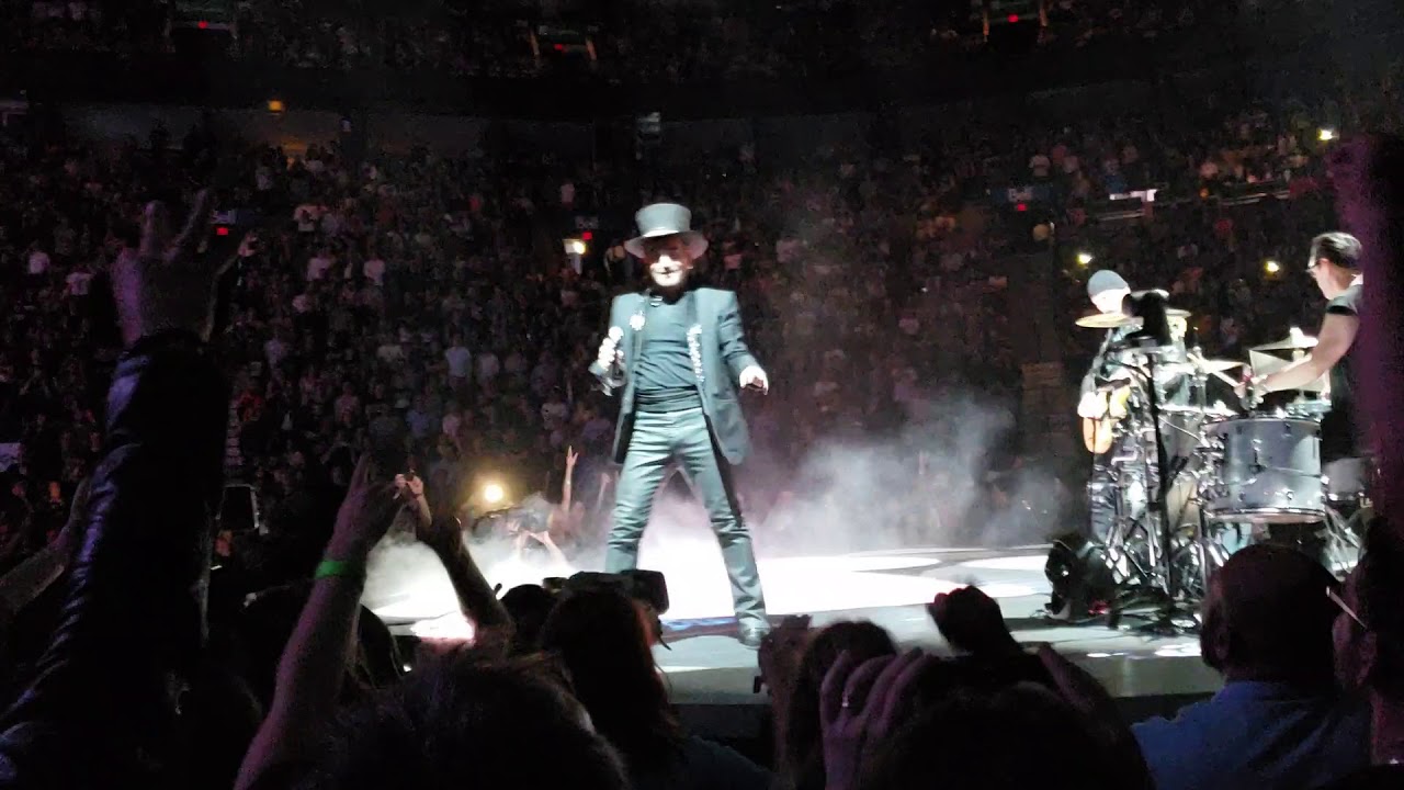 U2 Montreal June 5 2018 Acrobat and Mr Macphisto - YouTube