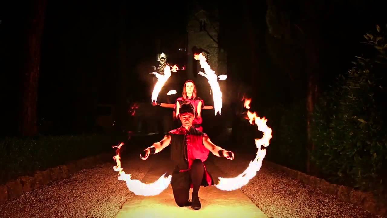 Spettacolo di fuoco medievale - sputafuoco - mangiafuoco - LUX ARCANA ...