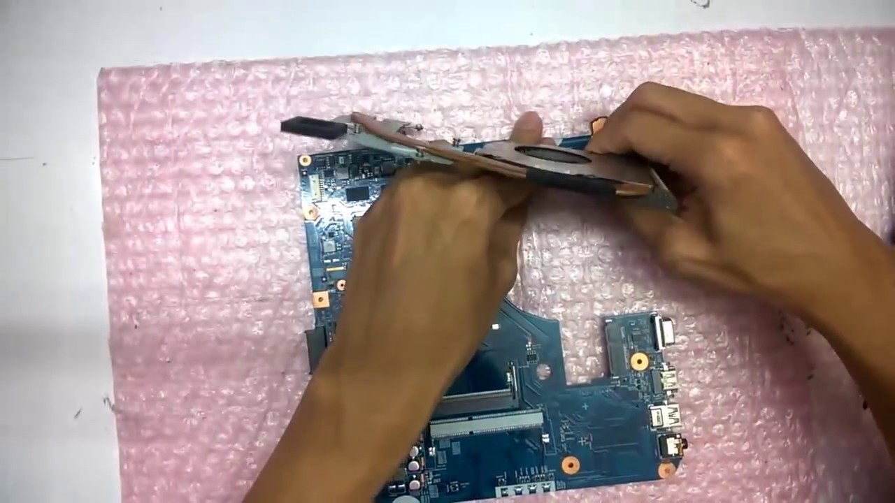 How to take apart/disassemble Acer Aspire E1-470G laptop - YouTube