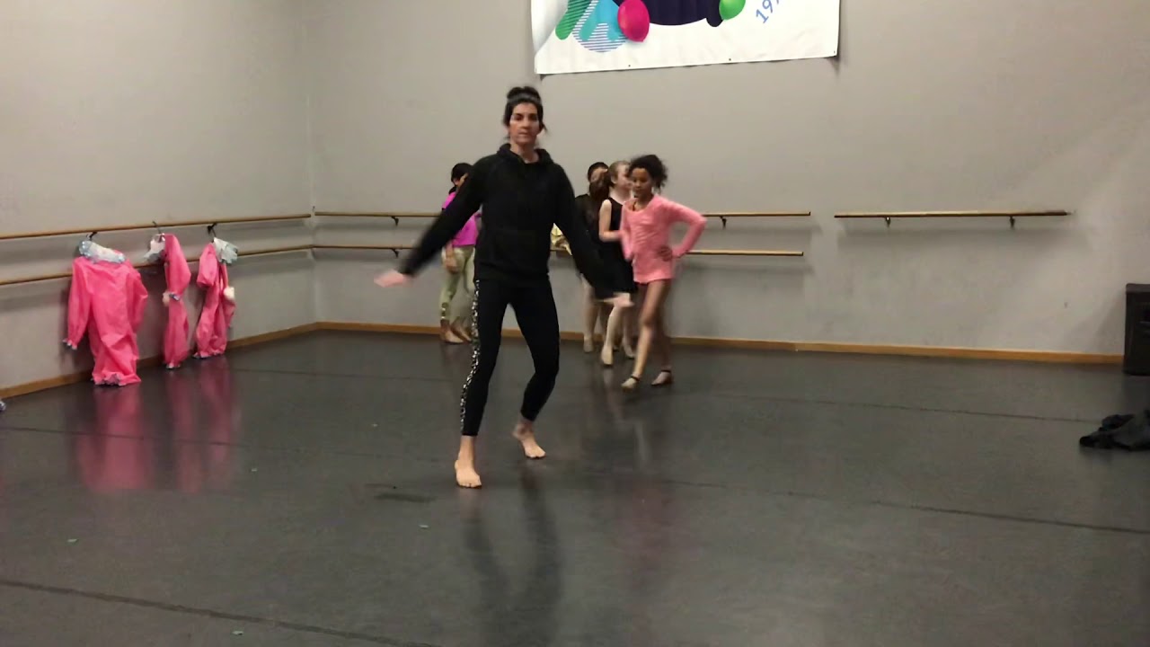 Gingerbread dance 11-19-20 - YouTube