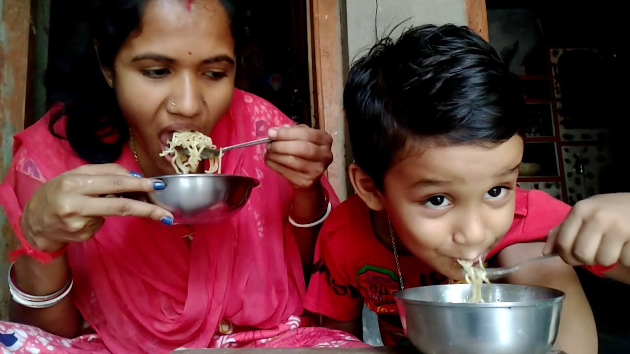 Maggi challenge# Maggi eating - YouTube
