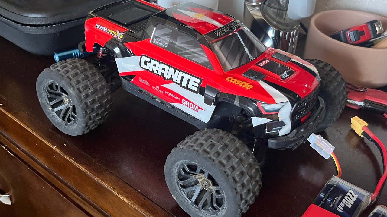 Arrma Granite Grom Brushless - YouTube