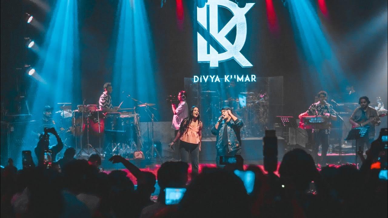 Divya Kumar | Live at KiiT Bhubaneswar | Bollywood Singer - YouTube