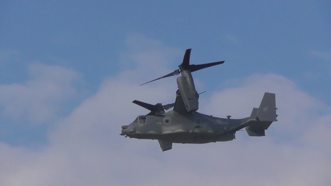 aviation USAF 3 CV22s take off as 2 KC135s do touch & go Mildenhall ...