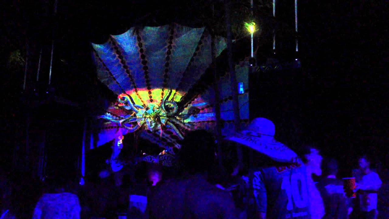 Main Floor - Universo Paralello 13 - YouTube