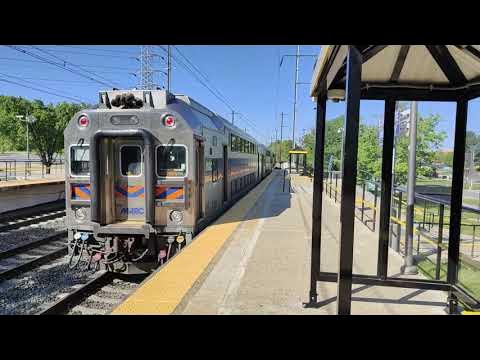 High Speed summer afternoon Amtrak and MARC trains at Bowie State MARC Station, MD - YouTube
