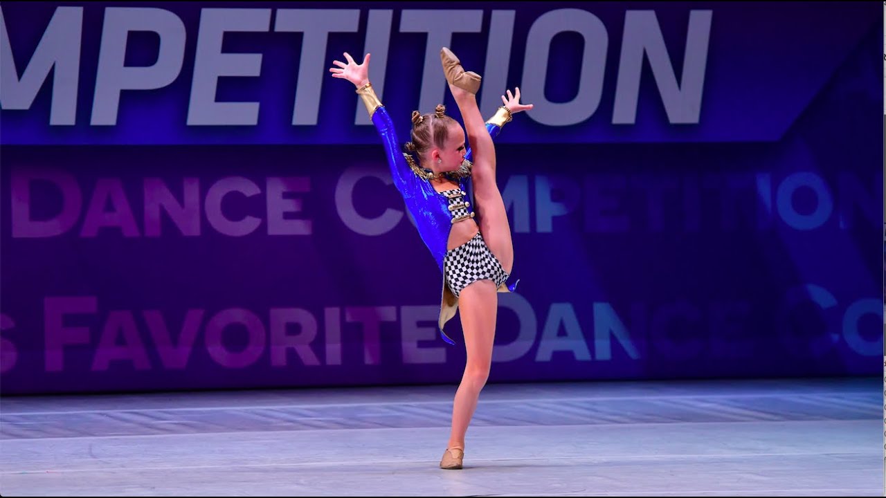 Savi Carson - Circus - YouTube