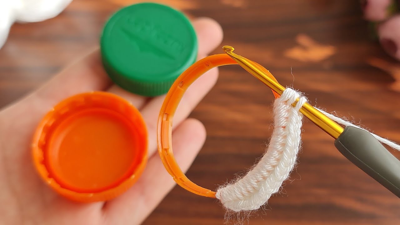 Wow!! Super easy crochet knitting 🤩 knit with bottle cap ring, sell as ...