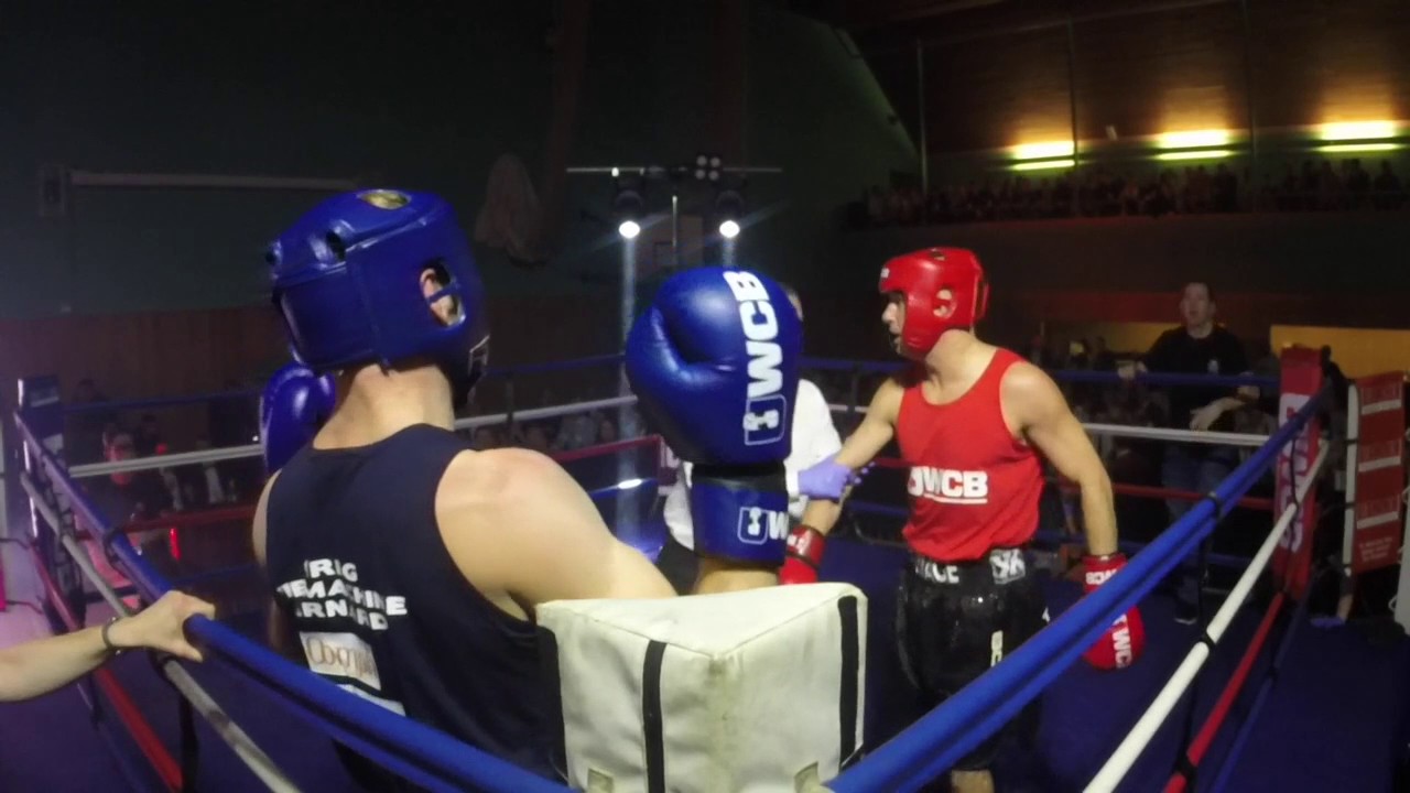 Ultra White Collar Boxing | Milton Keynes Ring 1 | Matt Salvage VS Greg ...