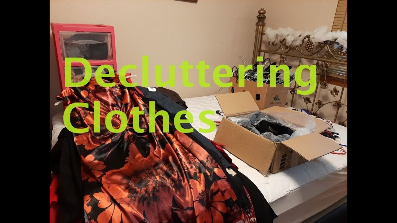 Decluttering my Clothes! Examples of what NOT to Keep! - YouTube