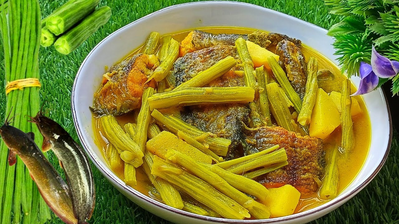 সজনে ডাটা দিয়ে শিং মাছের পাতলা ঝোল || Shojne data with barbel fish ...