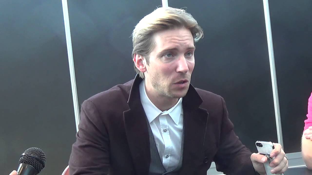 New York Comic Con 2013: Troy Baker Interview - YouTube